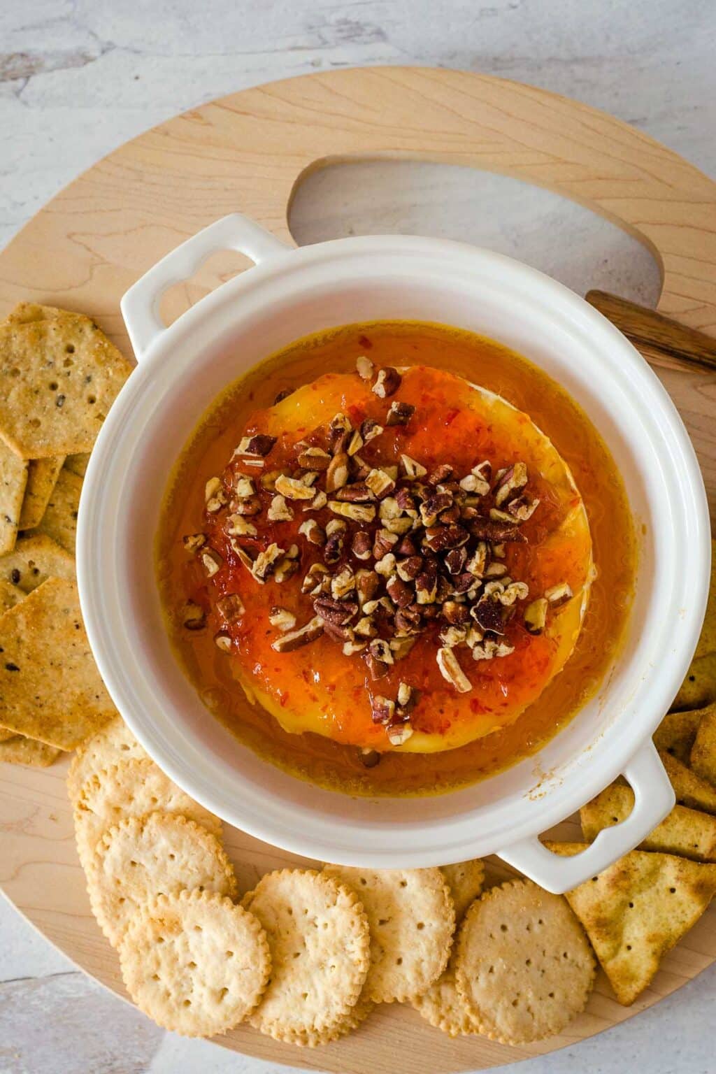 Baked Brie With Red Pepper Jelly (Easy Appetizer Recipe) - Coastal ...